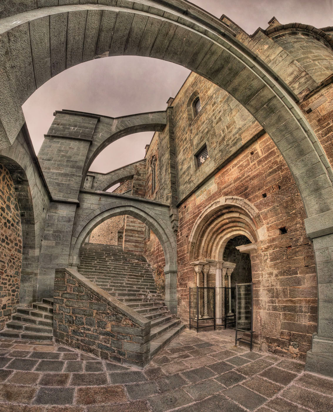 Sacra e Borgo Medievale: lo stretto rapporto di un architetto ...