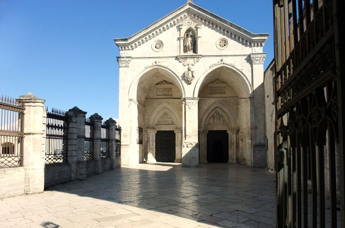 SETTE SANTUARI ALLINEATI DEDICATI A SAN MICHELE ARCANGELO, CON AL ...